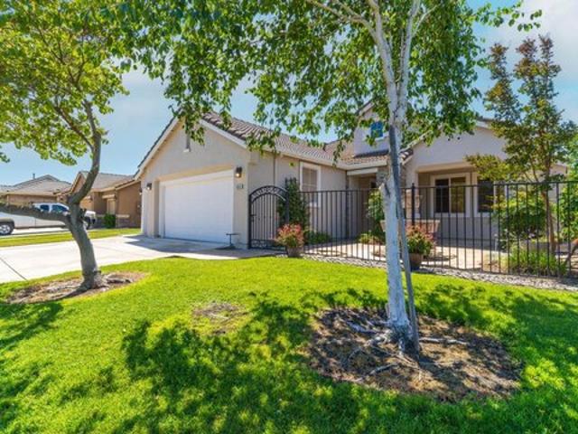 1044 Jasmine Hollow Dr, Manteca, CA 95337