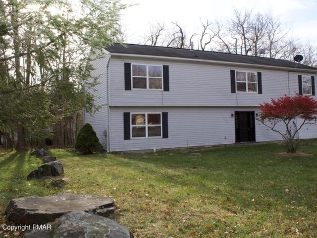 1044 Knollwood Dr, Tobyhanna, PA 18466