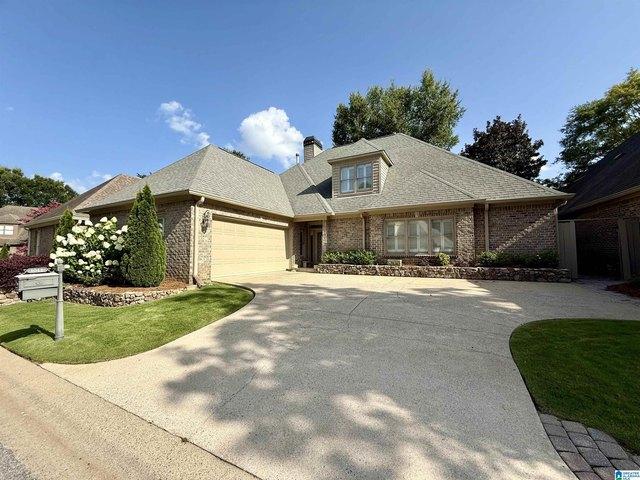 1044 Linkside Dr, Hoover, AL 35242