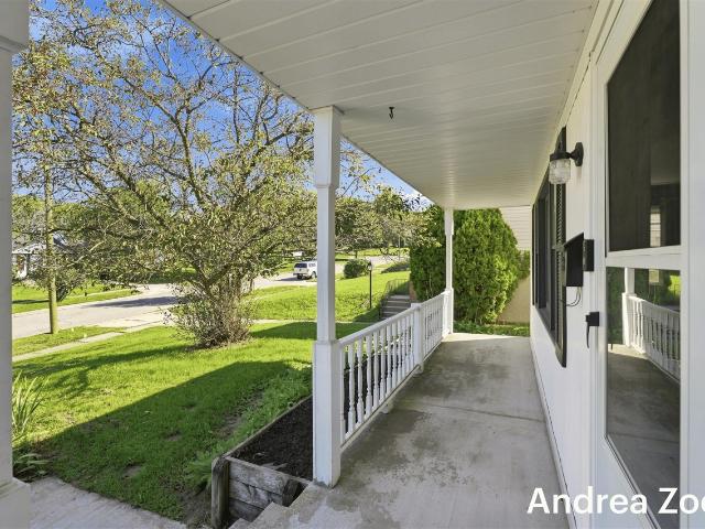 1044 Lockridge Drive