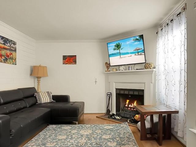 1044 Planters Place