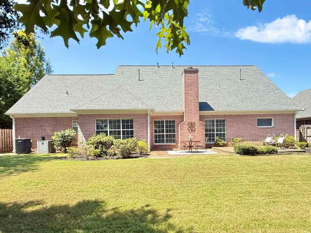 1044 sweetie ln
