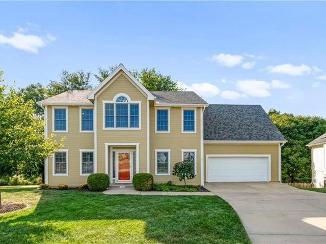 1044 Silverleaf Ln, Liberty, MO 64068