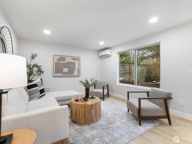 1044 th Avenue Ct S