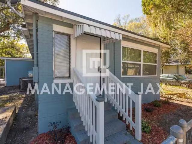 1044 West 28th Street 1 1044 W 28th St #1