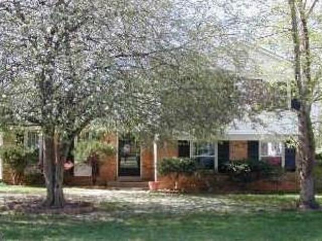 10453 Calumet Grove Dr, Fairfax, VA 22032