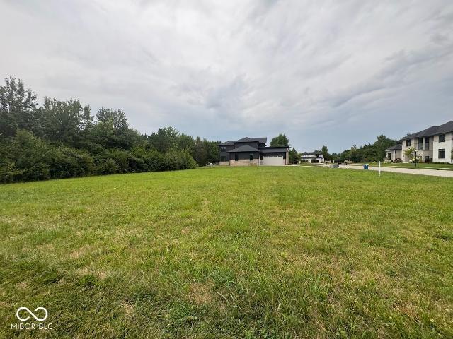10450 Woodhall