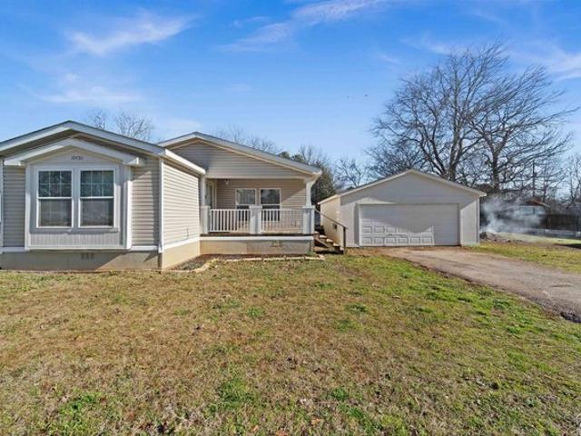 10450 Peterson Rd, Tyler, TX 75708