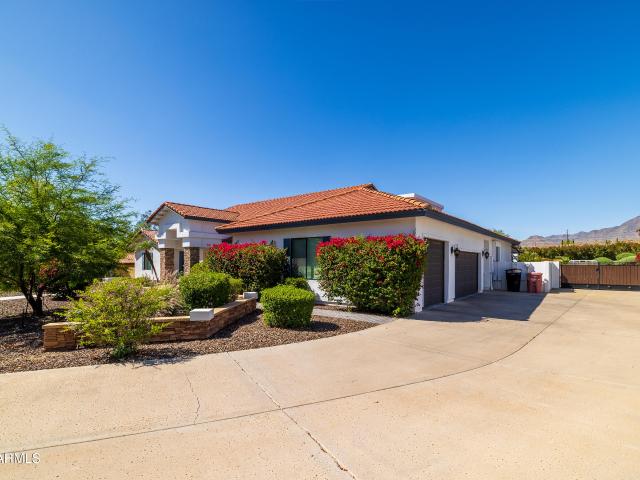 10454 e corrine drive