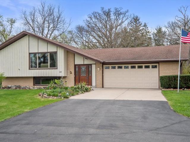 10456 S 92nd St, Franklin, WI 53132