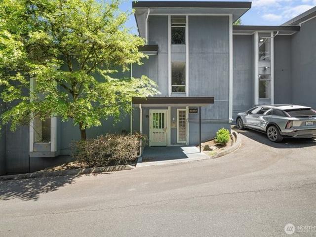10459 Des Moines Memorial Dr S Apt 303, Seattle, WA 98168