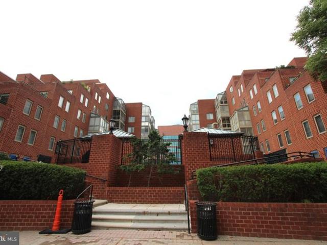 1045 N Utah St Unit 2 210, Arlington, VA 22201