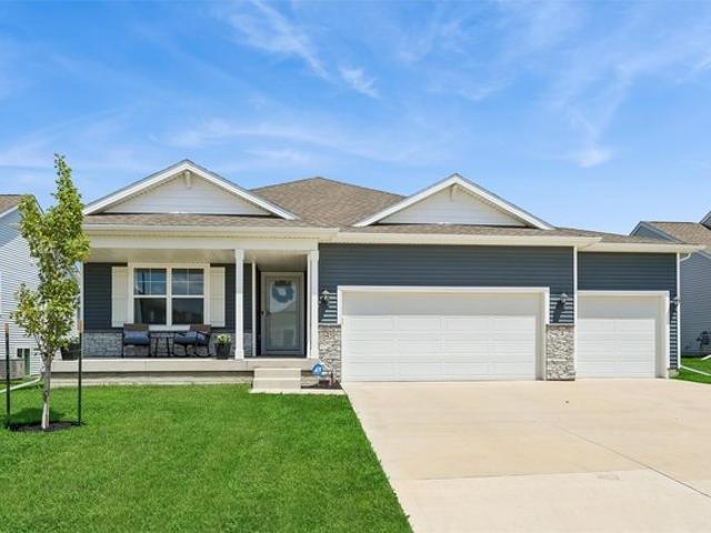 1045 Northview Dr, Waukee, IA 50263