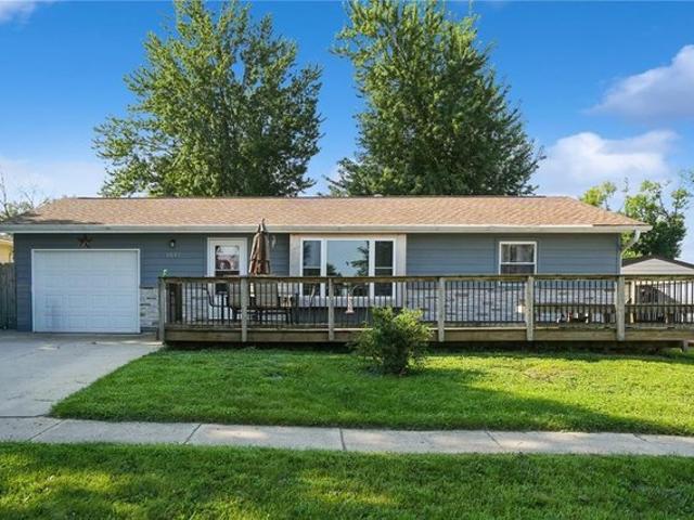 1045 Alpine Rd, Marion, IA 52302