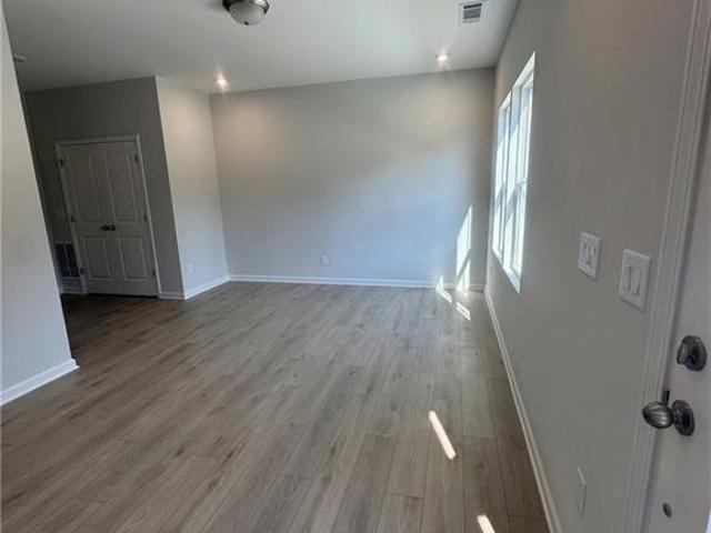 1045 Bullpen Dr