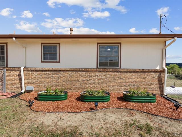 1045 Castlewood Drive