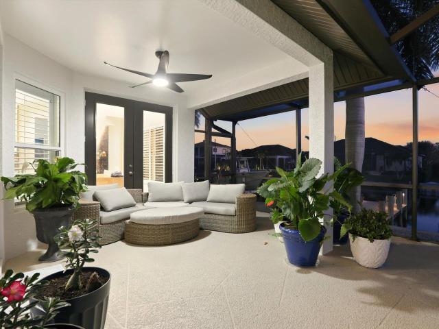 1045 Cottonwood Ct, Marco Island, FL