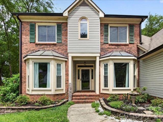1045 Fairway Ridge Road NW