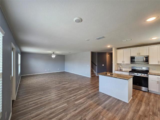 1045 Knightly Lane