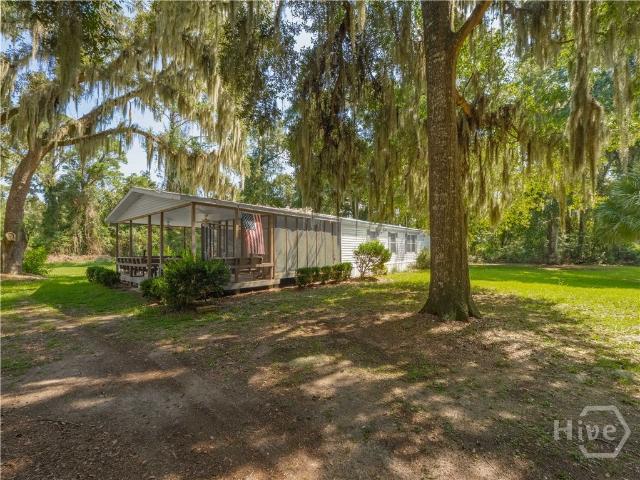 1045 Live Oak Lane NE