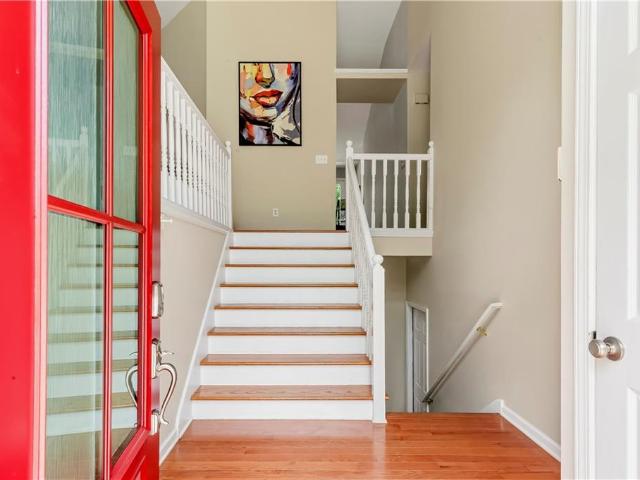 1045 Queensbury Run