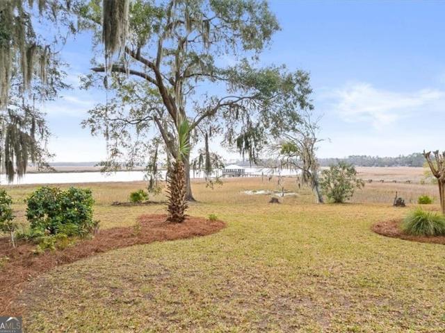 1045 River Club Road NE