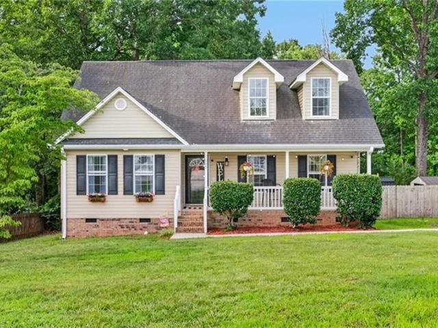 1045 Robbins St, Asheboro, NC 27203