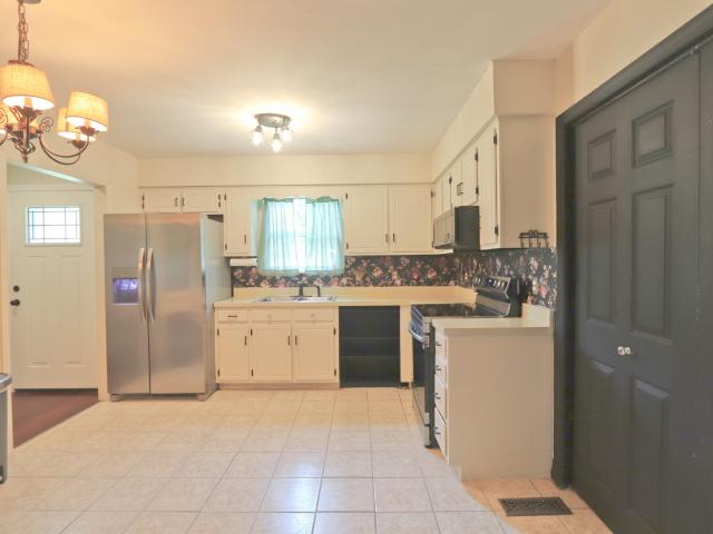 1045 Rolling Meadow Dr
