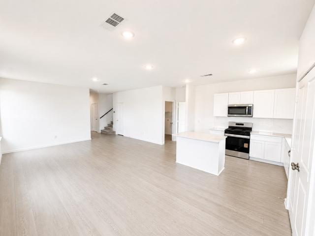 1045 S Oakhurst Drive