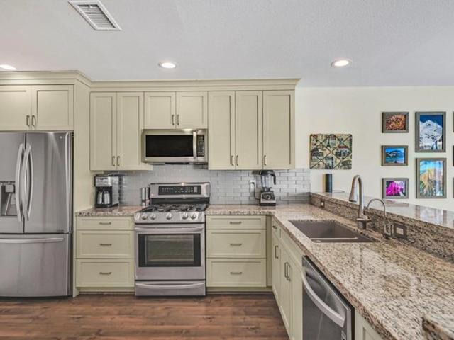 1045 Santa Helena Park Ct, Solana Beach, CA 92075