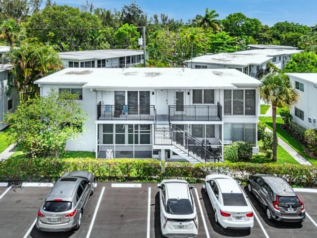 1045 SE 15th St Apt 13D, Fort Lauderdale, FL 33316