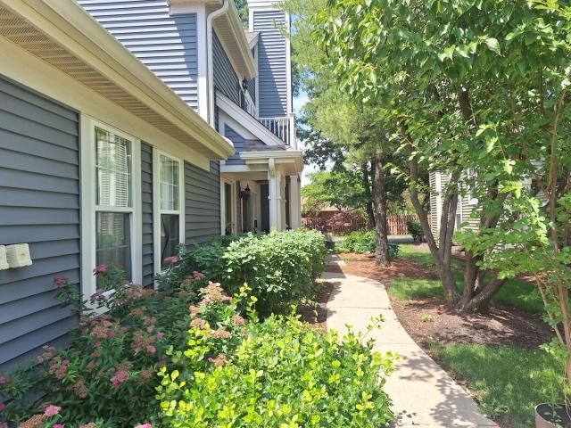 1045 Talbots Lane, Elk Grove Village, US, IL
