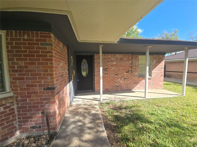 1045 Vine Dr, Angleton, TX 77515 | MLS #51458 | Compass