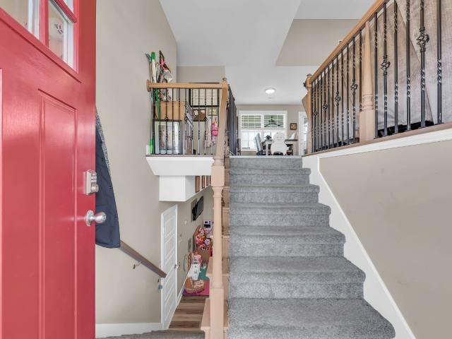 1045 Whitney Dr