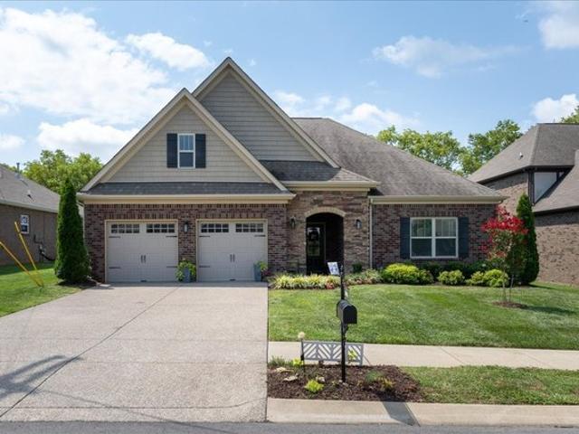 1045 Windemere Dr, Gallatin, TN 37066