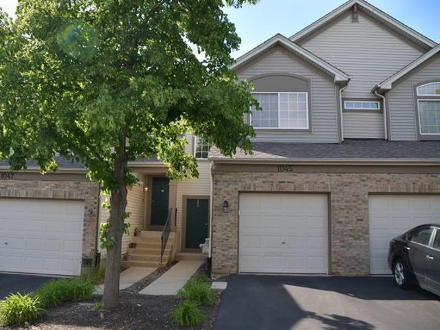 1045 Woodview Ct, Aurora, IL 60502