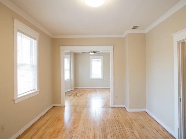 $1045 – 1 BA, 1 BA With Back Porch Riverwest 829 E Clarke