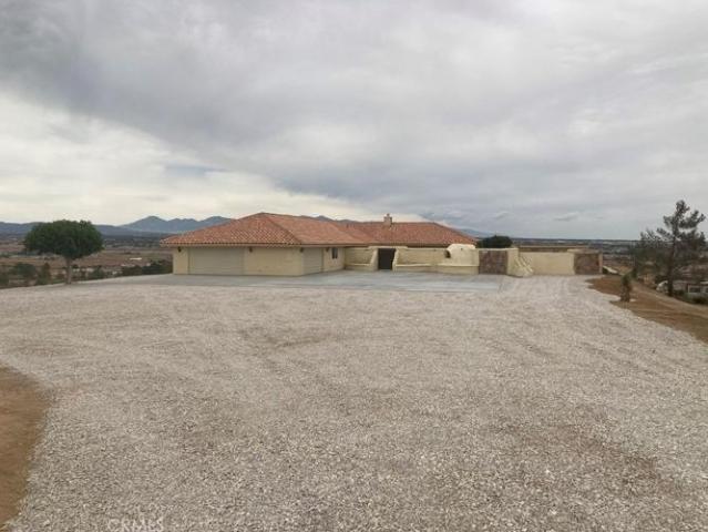 10464 Caribou Ave, Apple Valley, CA 92308