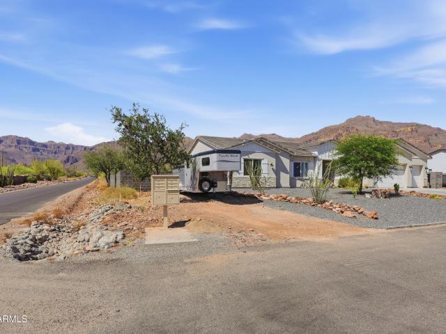 10464 E Magnolia Road