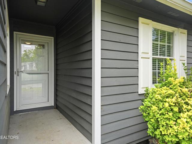10464 Laura Lee Lane