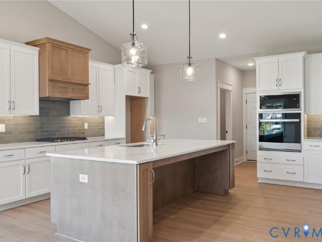 10464 Meyers Park Drive