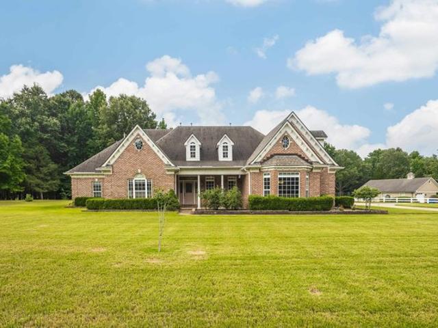 10465 Bentbrooke Dr, Lakeland, TN 38002