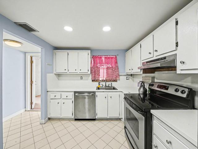 10466 Sunrise Lakes Blvd, Unit 312, Sunrise, FL 33322 | MLS #F10544