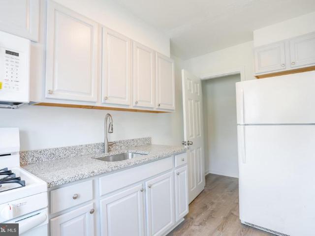 1046 Middlesex Road