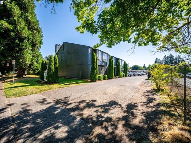 1046 NE 17th Ave, Hillsboro, OR 97124