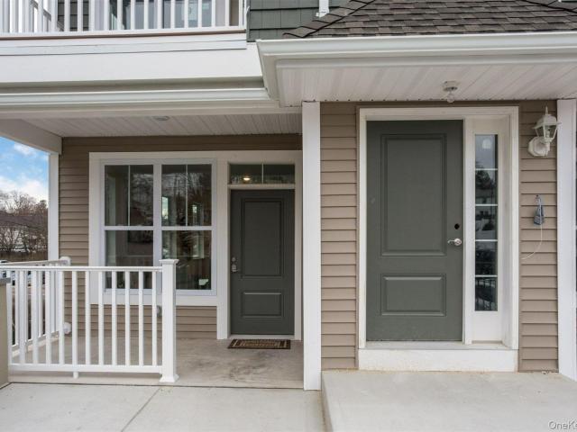 1046 New York Ave, Unit 6, Huntington Station, NY 11746 | MLS #985843 | Compass