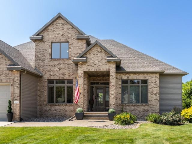 1046 Bush Ct SW, Eyota, MN