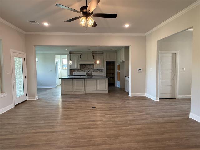 1046 Calaveras