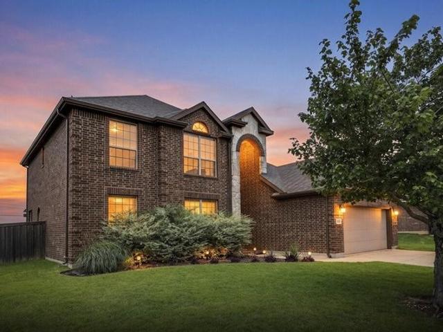 1046 Chandler St, Kennedale, TX 76060