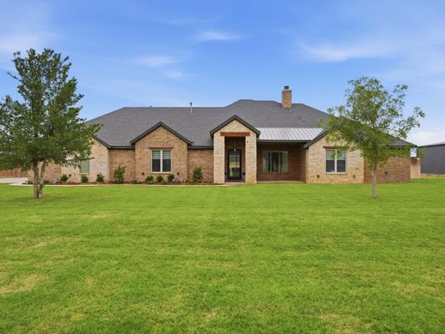 1046 Comanche Rd, New Home, TX 79381